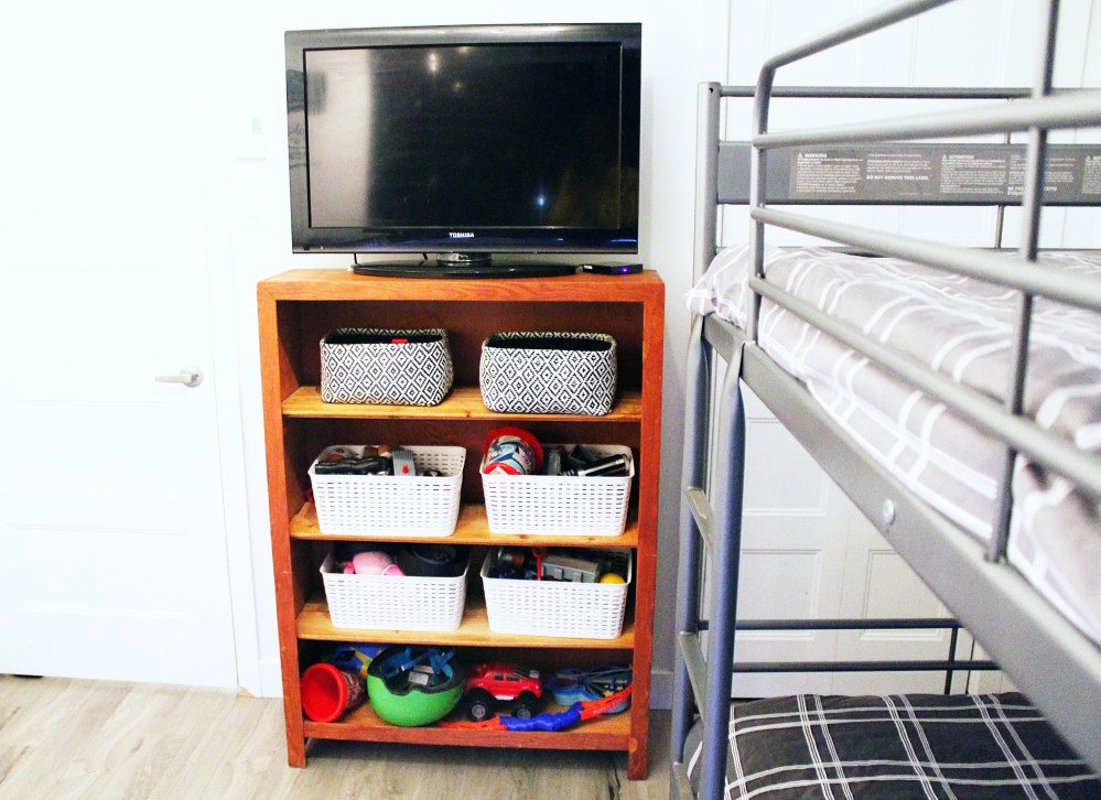 4 Kids, 1 Bedroom. Small apartment living, shared bedroom! – Lilly At Home